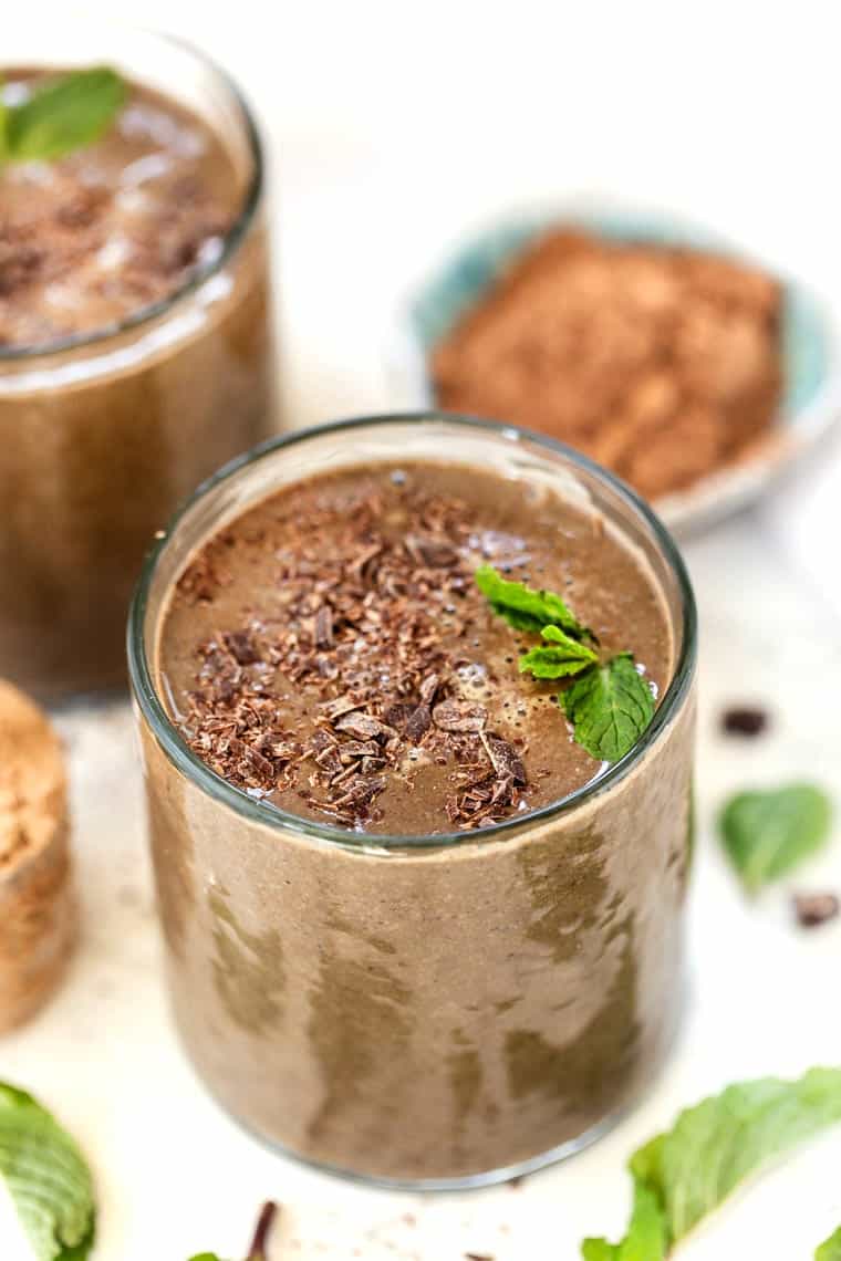 Vegan Mint Chocolate Chip Smoothie Recipe - Simply Quinoa