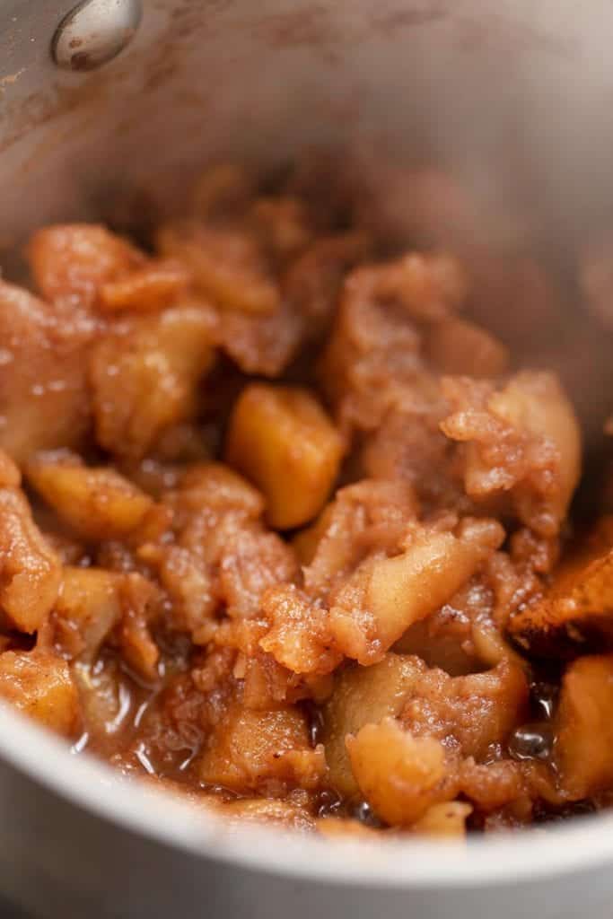 Homemade Chunky Cinnamon Applesauce [Quick & Easy] - Simply Quinoa