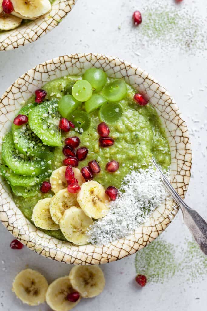 Matcha Oatmeal Recipe {Healthy Breakfast Idea} - Simply Quinoa