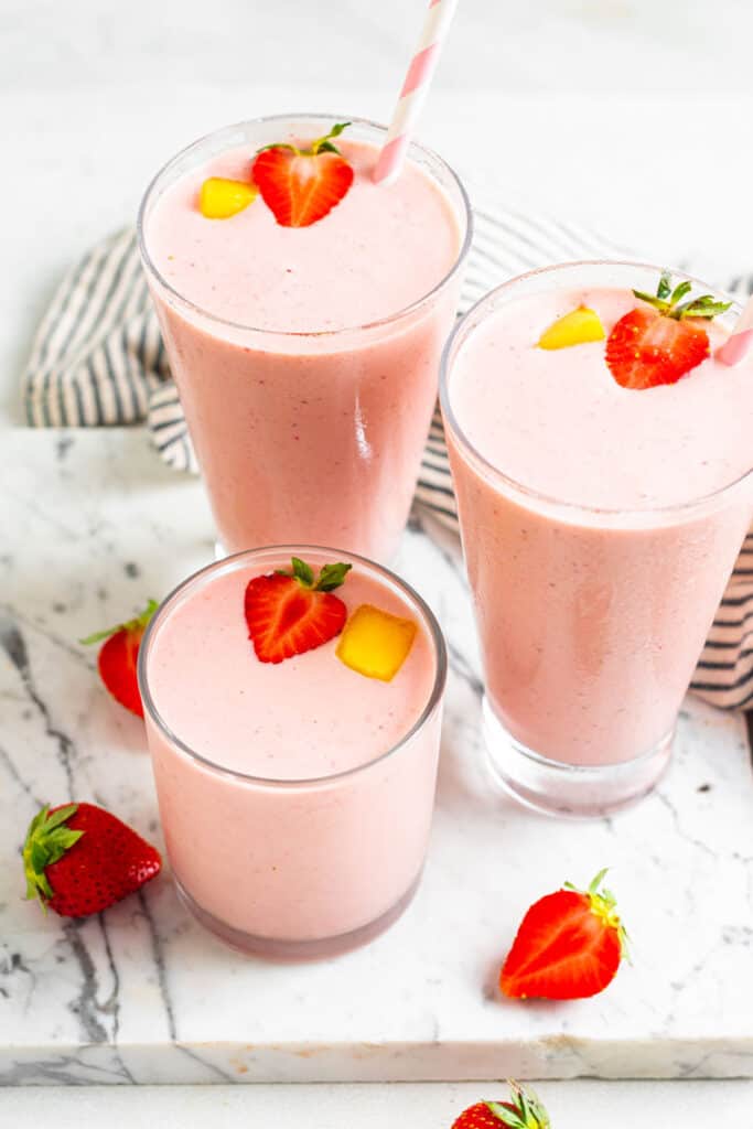 Strawberry Mango Smoothie (High-Protein Breakfast) - Simply Quinoa
