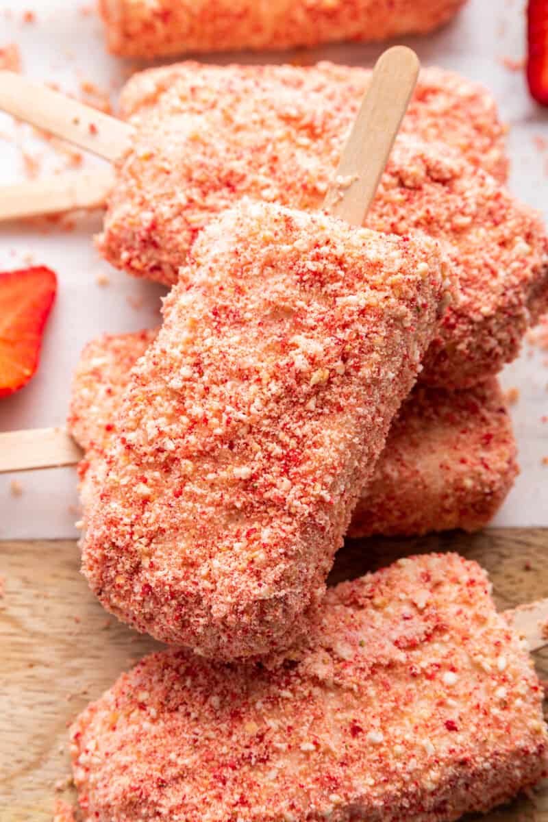 Strawberry Shortcake Ice Cream Bars | Simply Quinoa