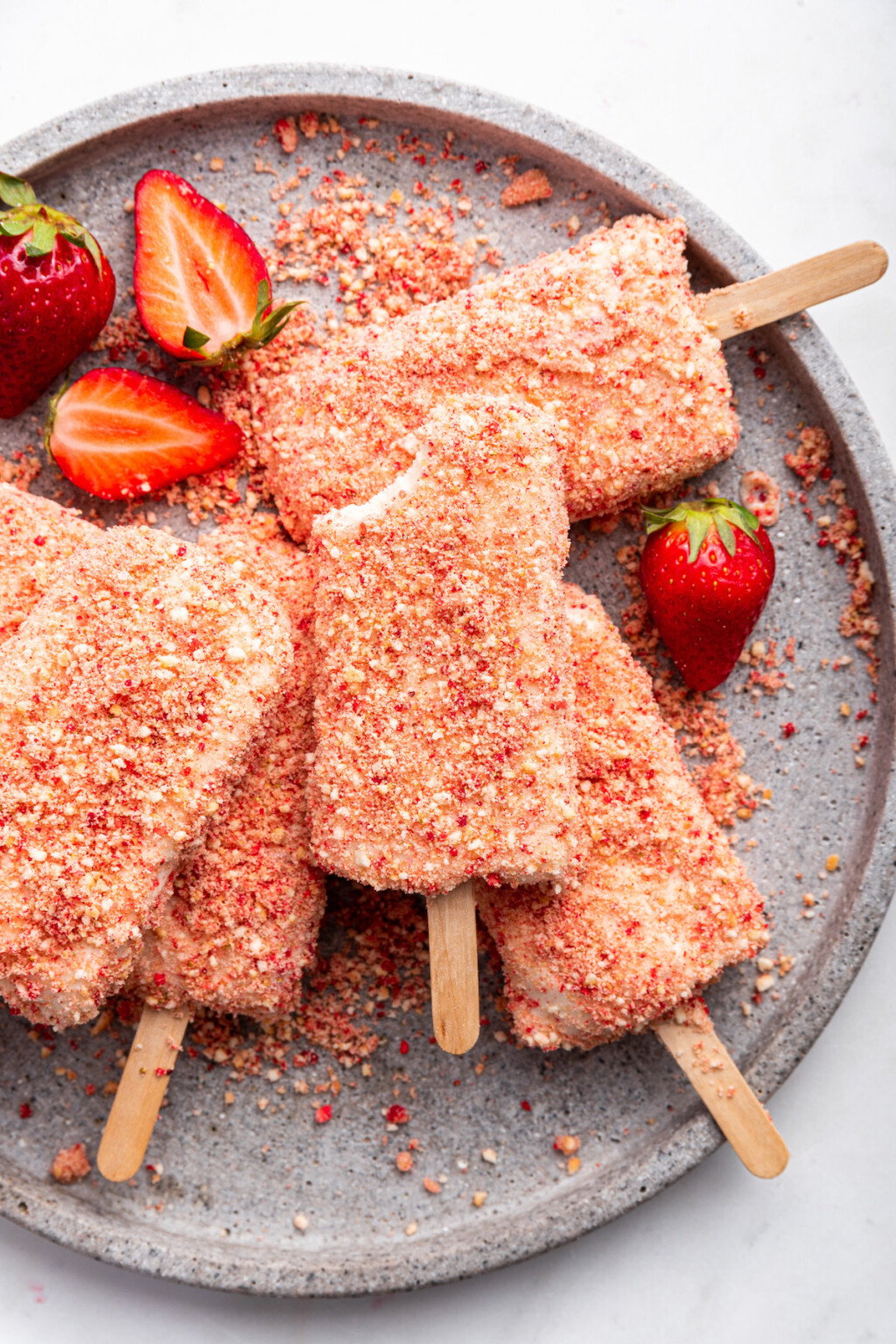 Strawberry Shortcake Ice Cream Bars | Simply Quinoa